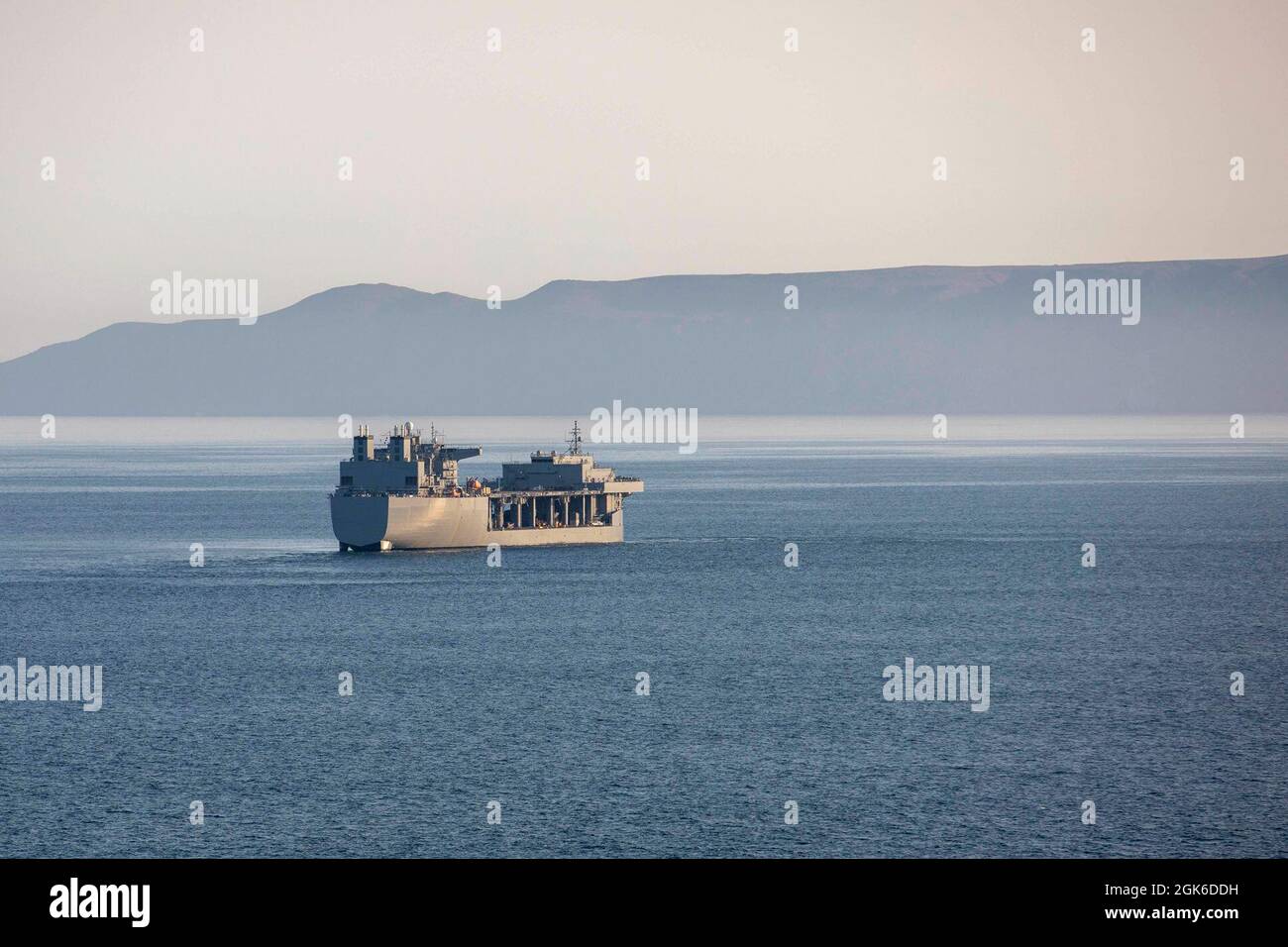 210813-N-LR905-1329 PACIFIC OCEAN (Aug. 13, 2021) – Expeditionary sea ...