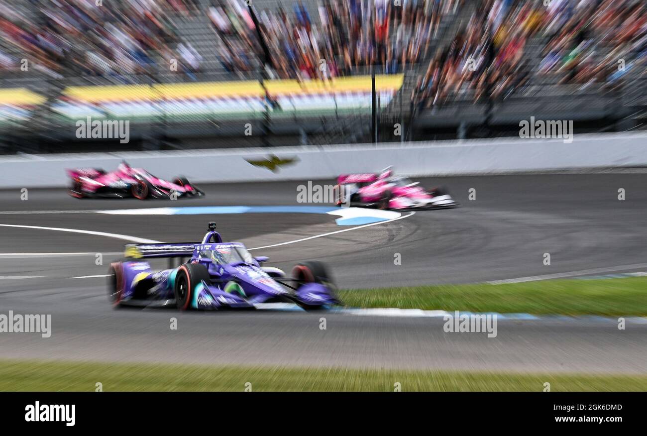 Romain Grosjean, Dale Coyne Racing with RWR, navigates turn 2 during ...