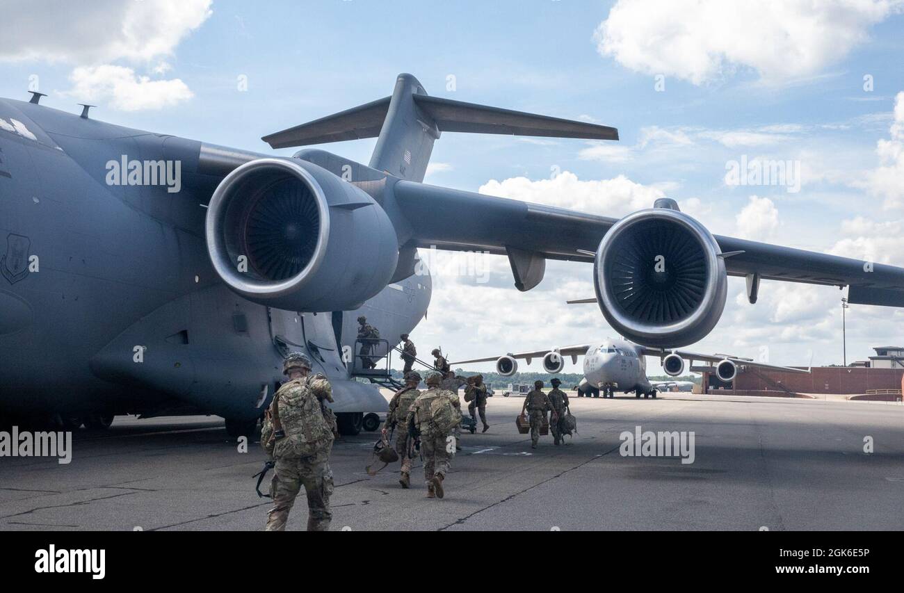 504th parachute infantry hi-res stock photography and images - Alamy