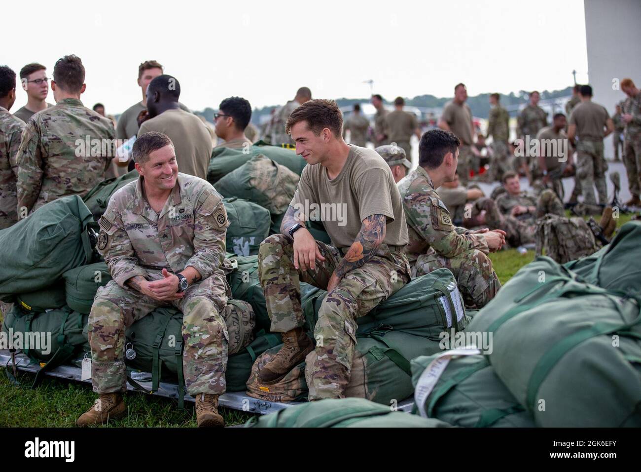Paratroopers assigned to the 82nd Airborne Division currently assigned ...