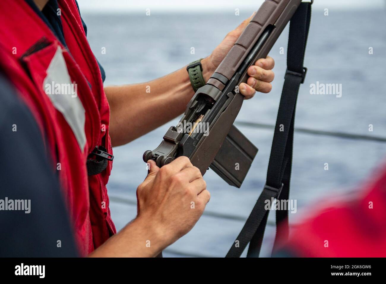 210815-N-MR124-1181 PACIFIC OCEAN (Aug. 15, 2021) A Sailor aboard ...