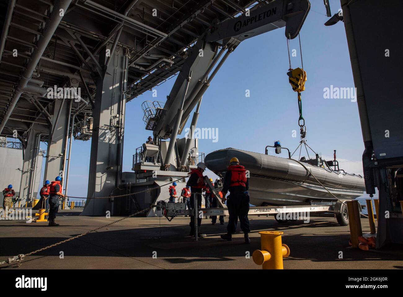 210815-N-LR905-2044 PACIFIC OCEAN (Aug. 15, 2021) – Sailors prepare to ...