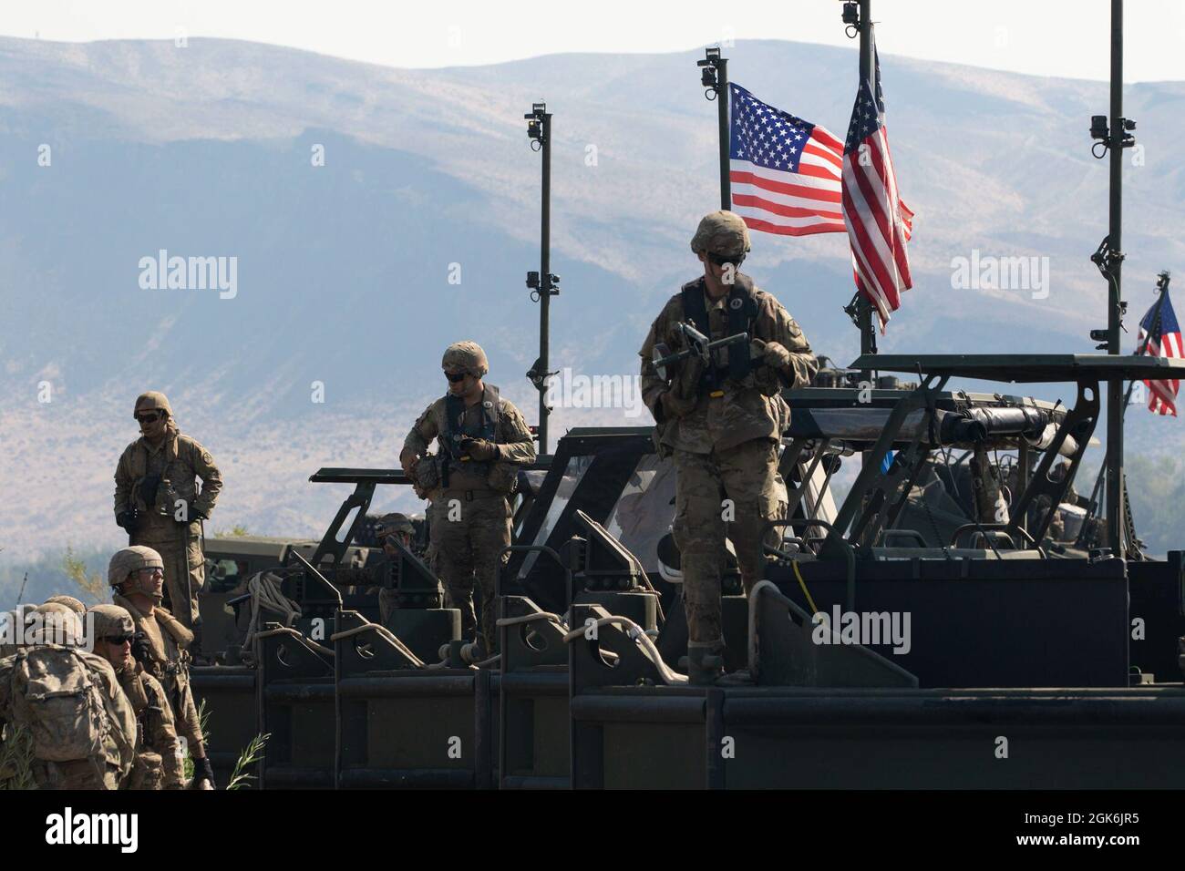 U.S. Army Reserve soldiers with the 301st Maneuver Brigade, from Joint ...