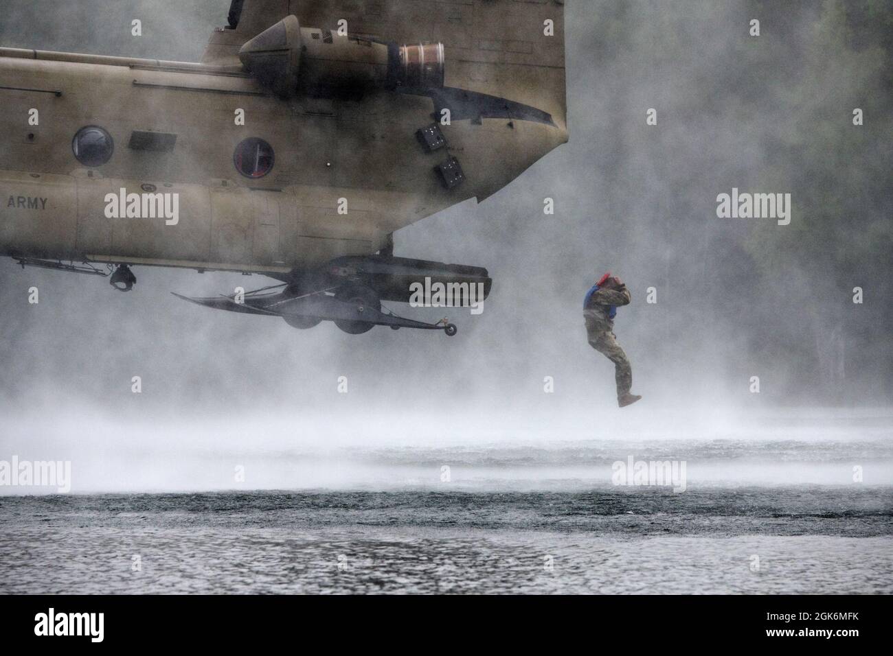 An Army combat engineer from Breacher Company, 6th Brigade Engineer ...