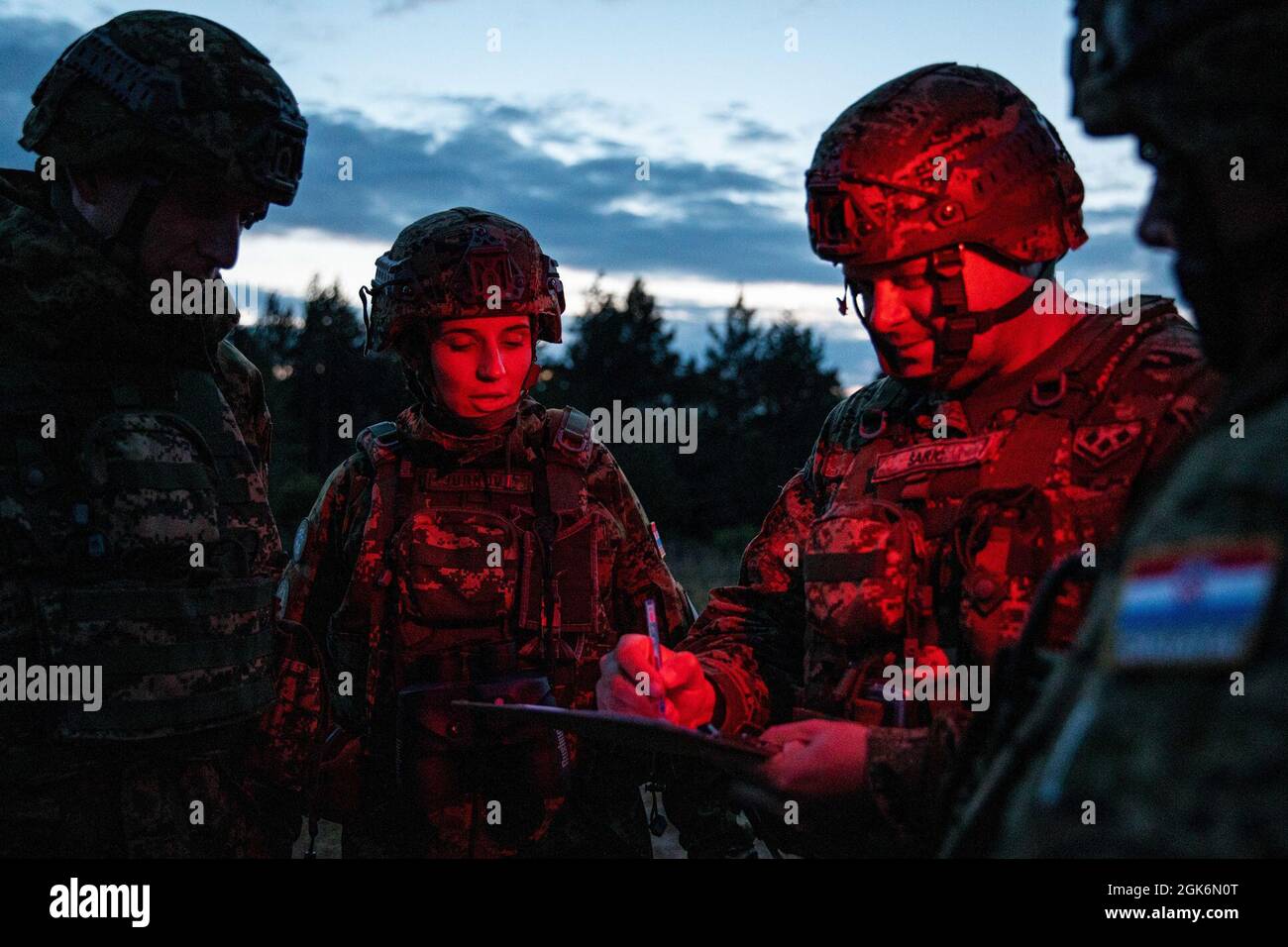 Call for fire indirect fire hi-res stock photography and images - Alamy