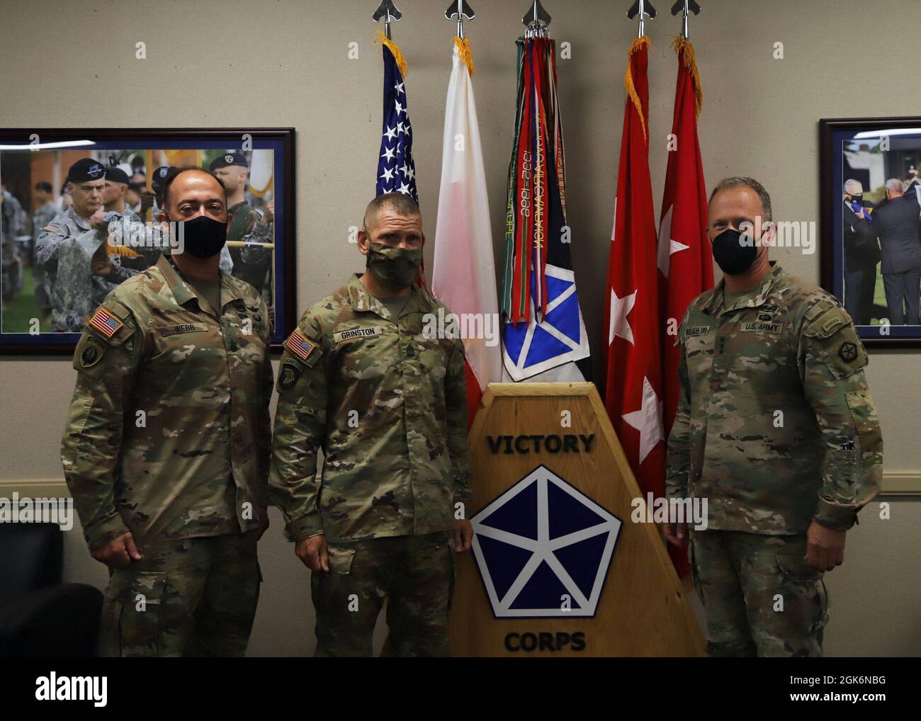 FORT KNOX, Ky. -- Sgt. Maj. of the Army Michael Grinston meets with V ...