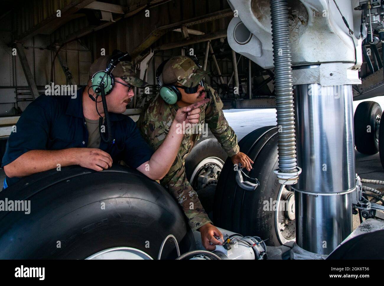 436th aircraft maintenance squadron hi-res stock photography and images ...