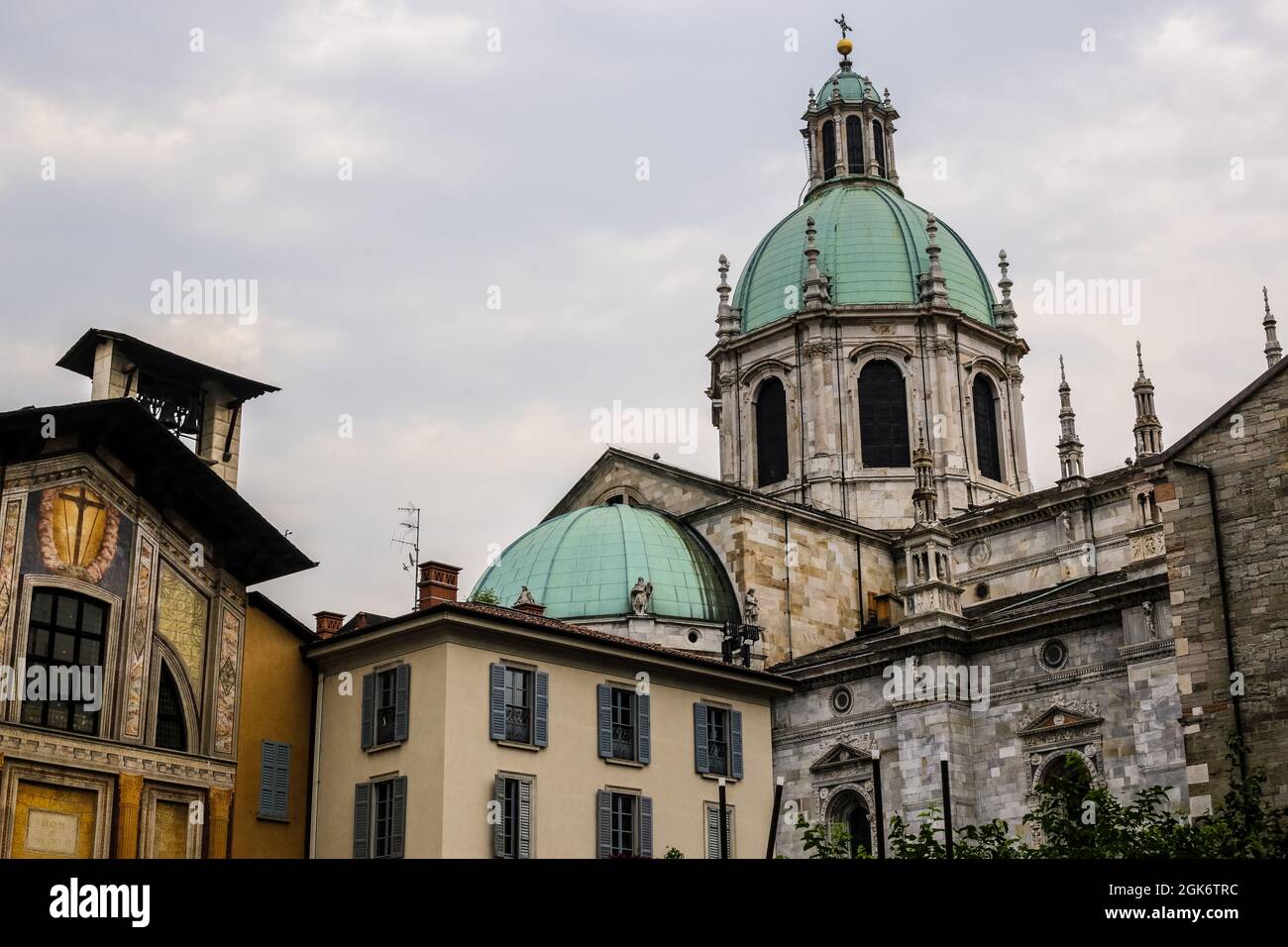 Como cathedral hi-res stock photography and images - Alamy