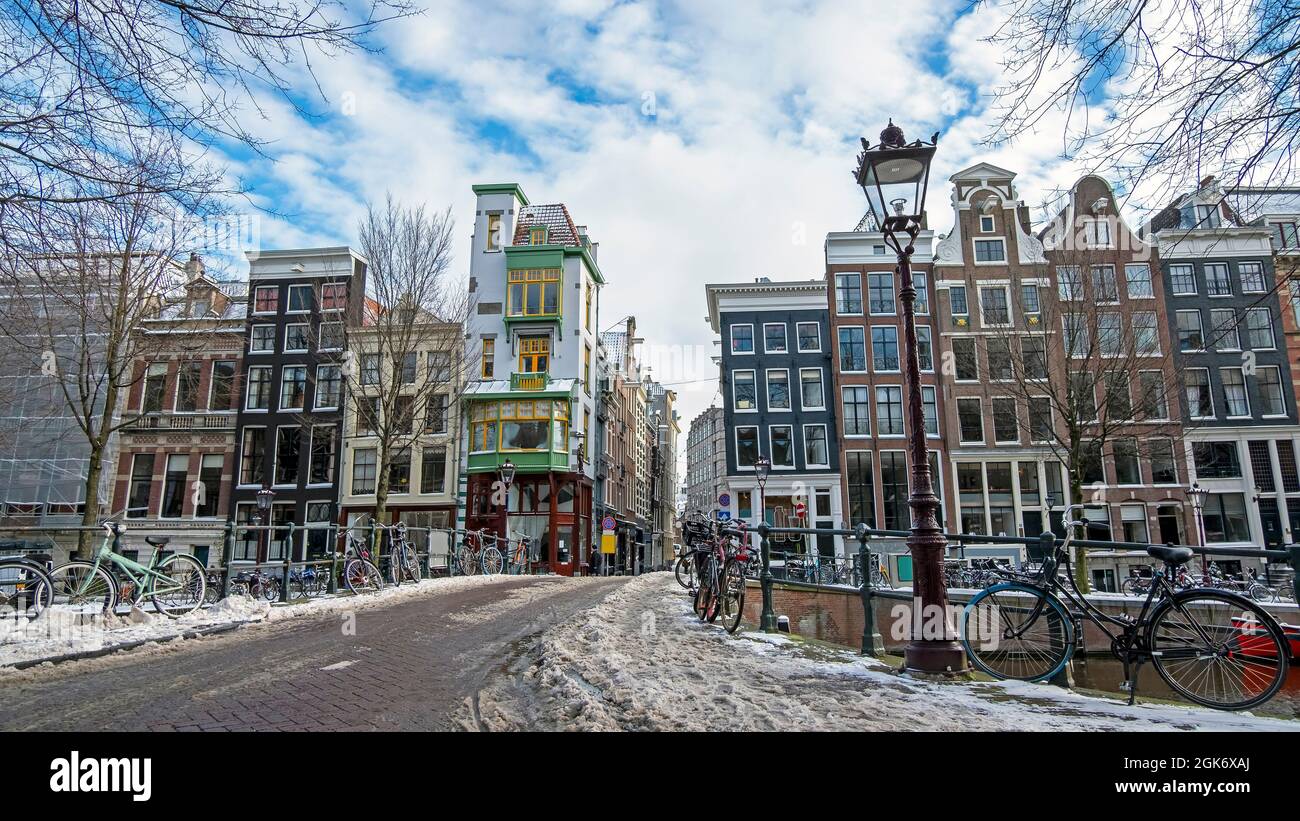 City scenic from a snowy Amsterdm in winter in the Netherlands Stock ...