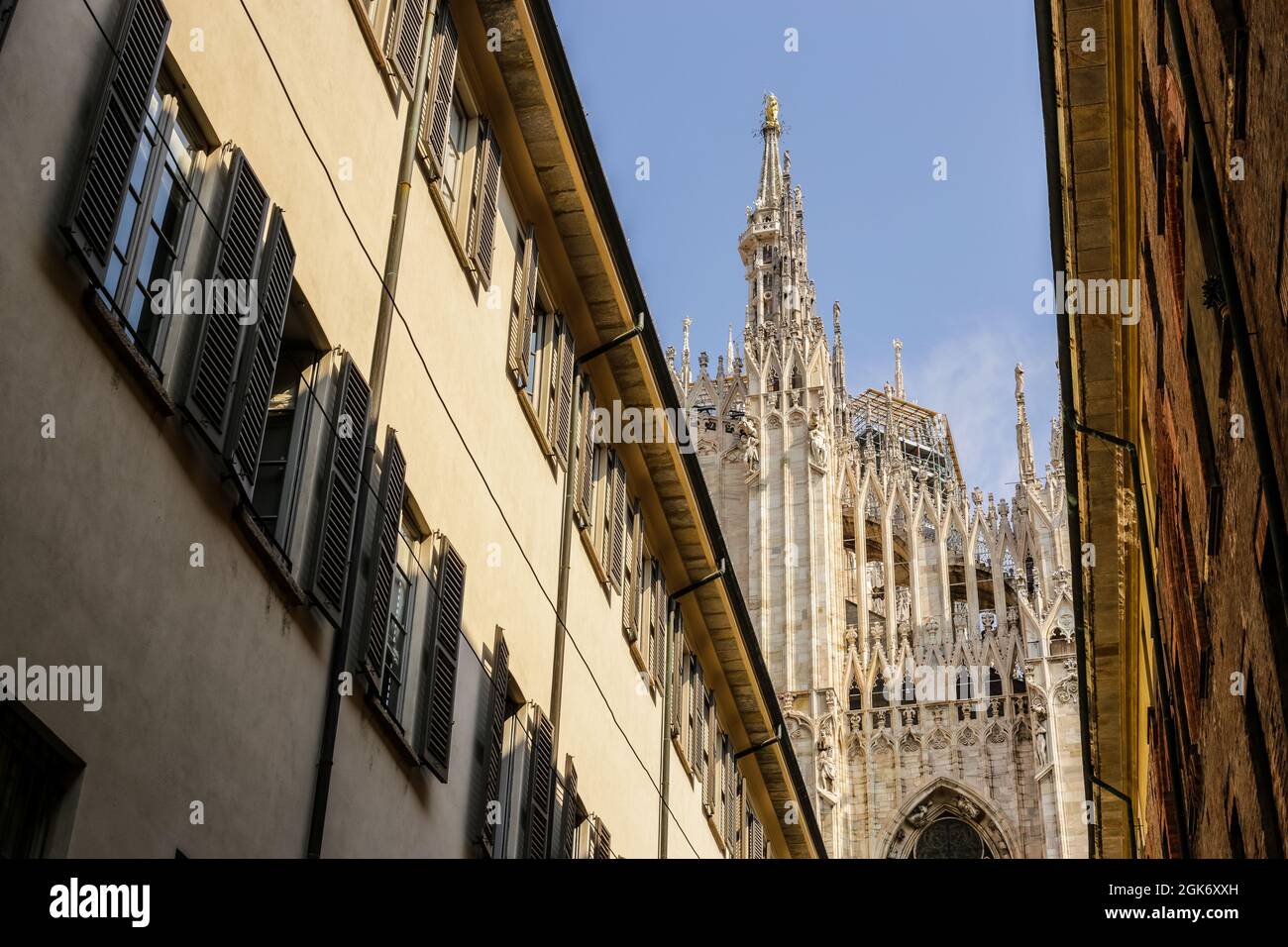 Sunny day milan famous duomo hi-res stock photography and images - Alamy