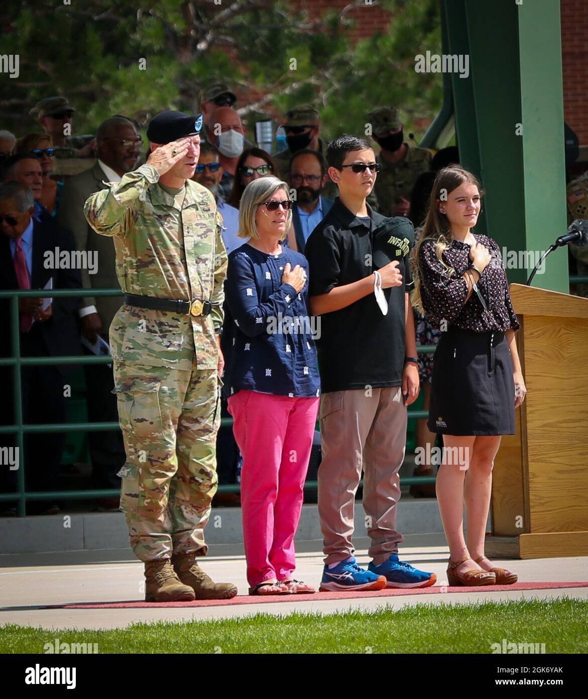 Maj. Gen. David Hodne, incoming 4th Infantry Division and Fort Carson ...
