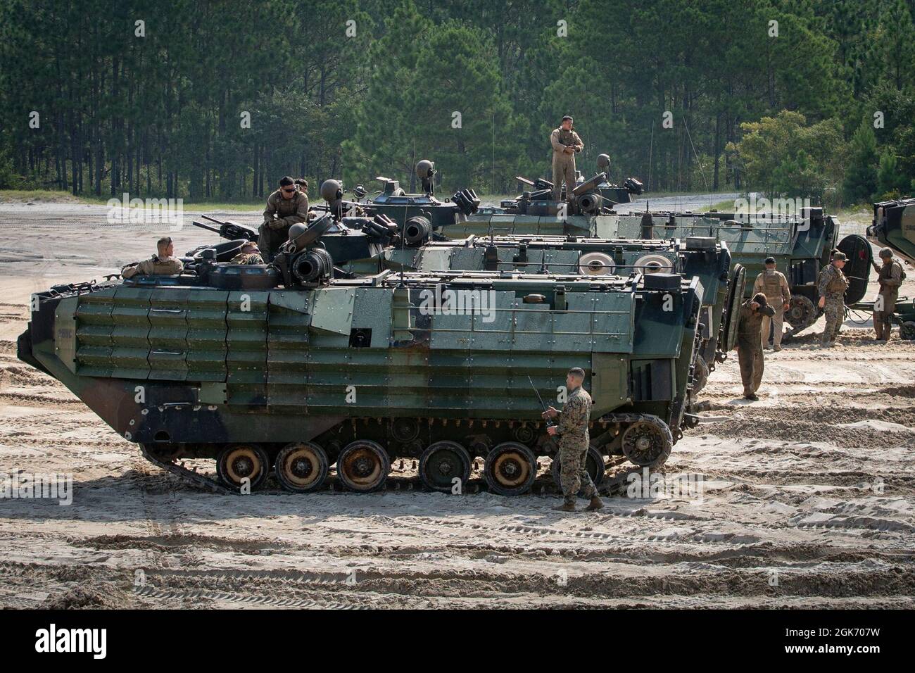 U.S. Marines with 2d Assault Amphibian Battalion, 2d Marine Division ...