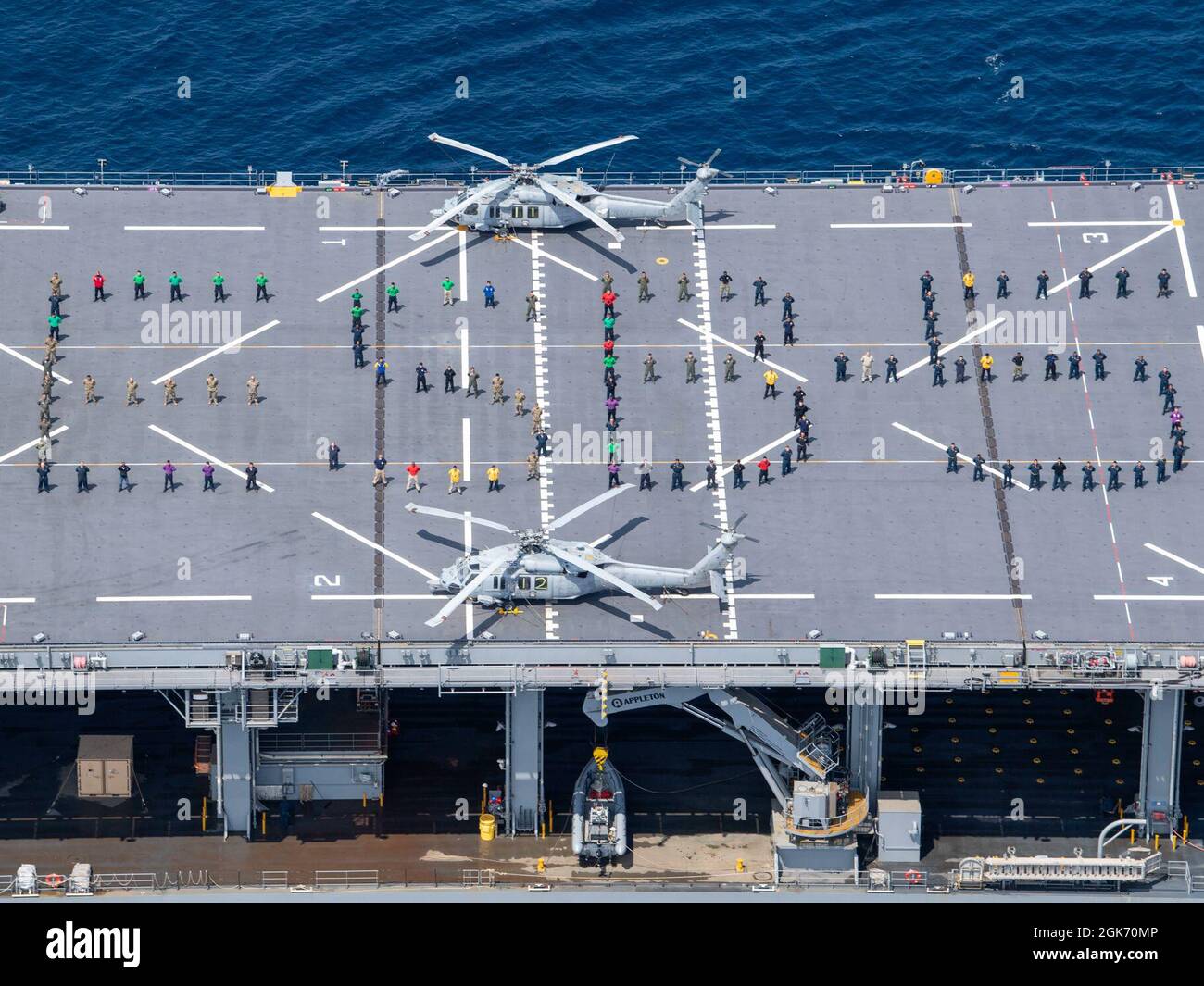 210819-N-WY048-2646 PACIFIC OCEAN (Aug. 19, 2021) – Sailors assigned to ...