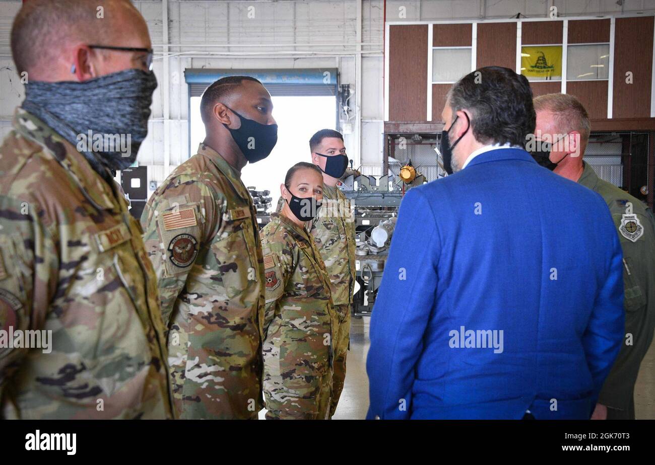 (right) Col. Allen Duckworth 301st Fighter Wing commander introduces ...