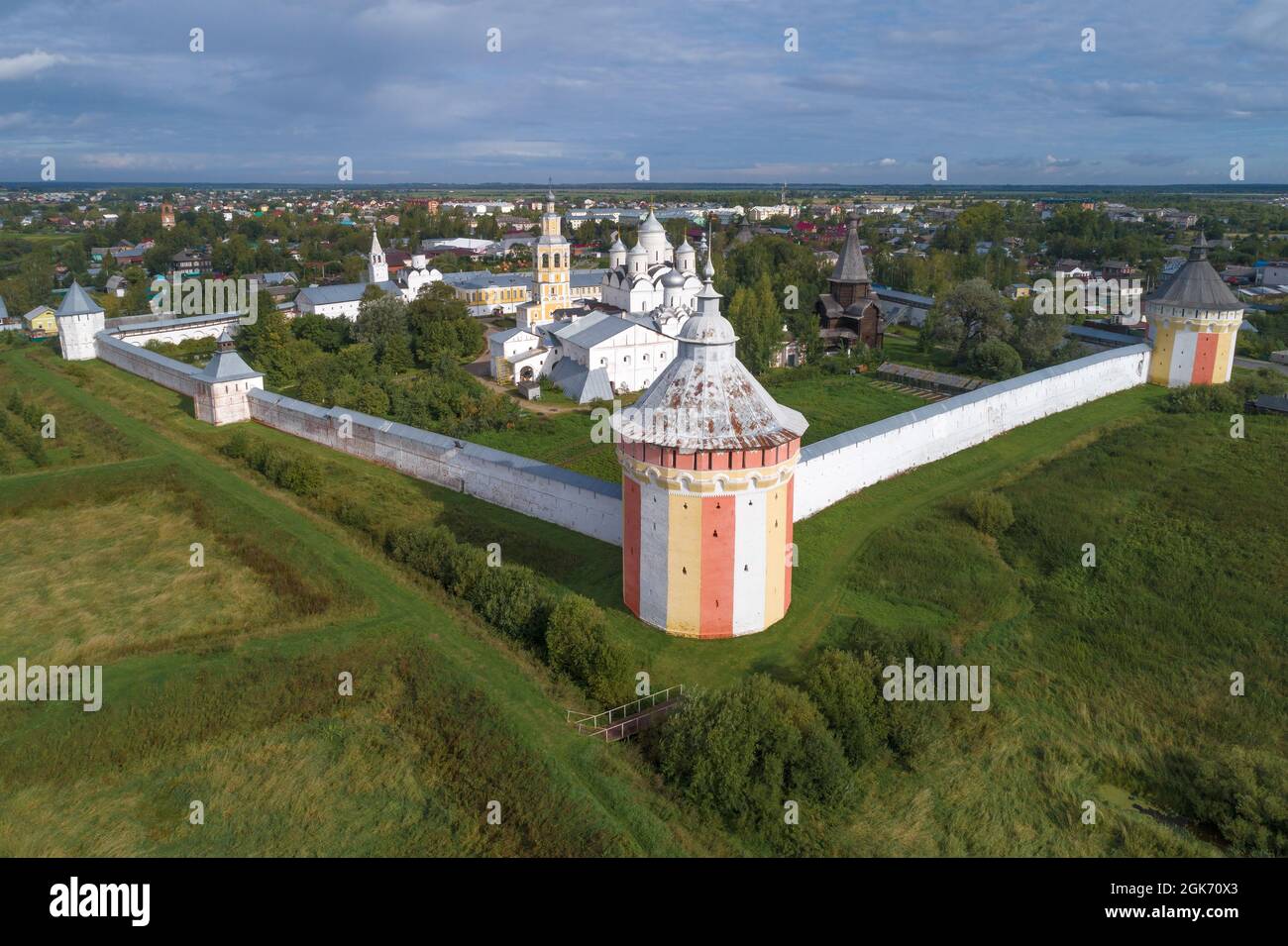 Old fortress towers wall temples hi-res stock photography and images ...