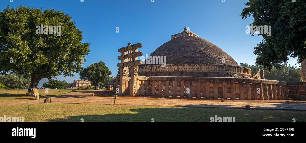 Sanchi is a buddhist complex hi-res stock photography and images - Alamy