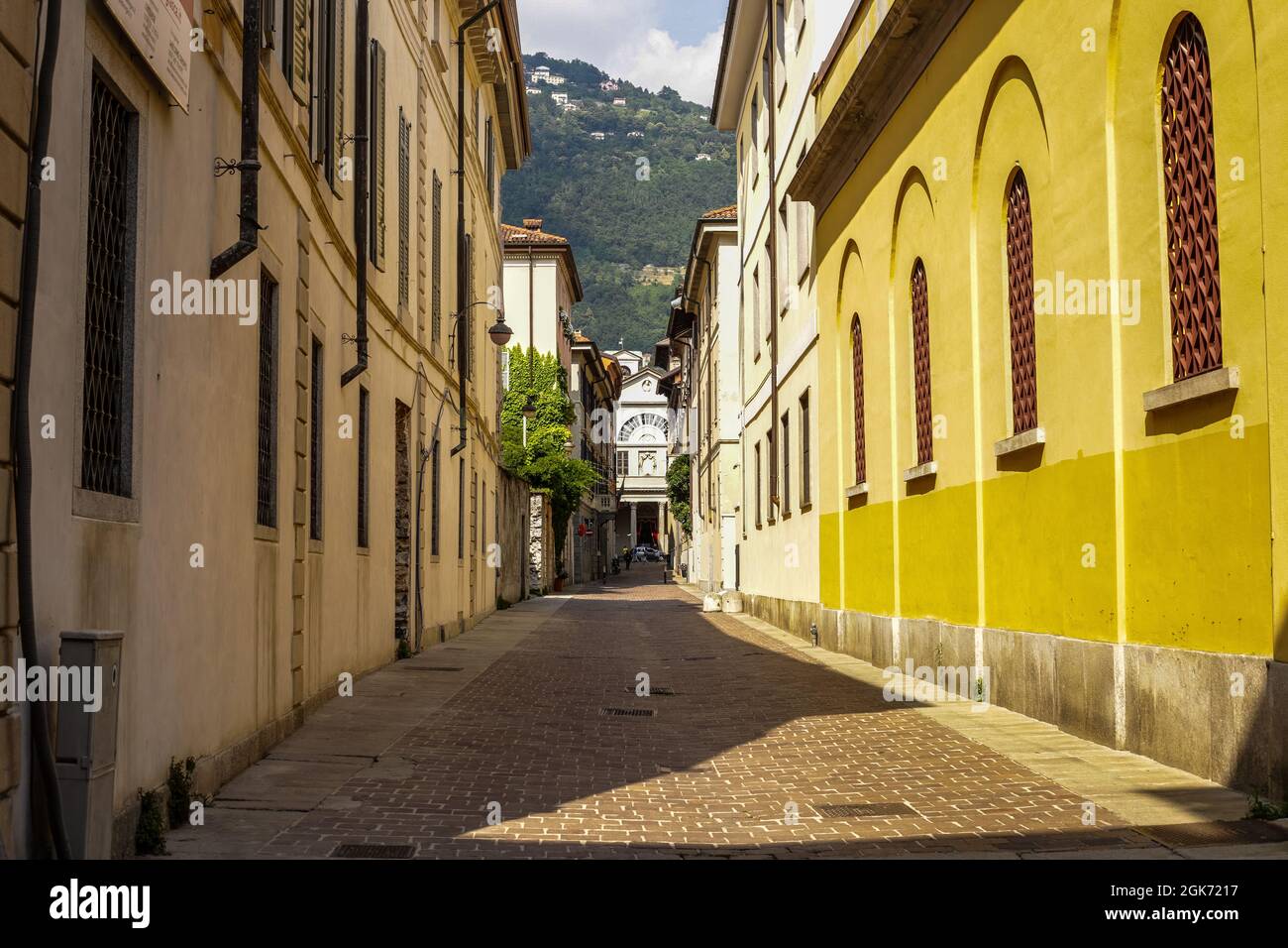 Downtown milano hi-res stock photography and images - Alamy