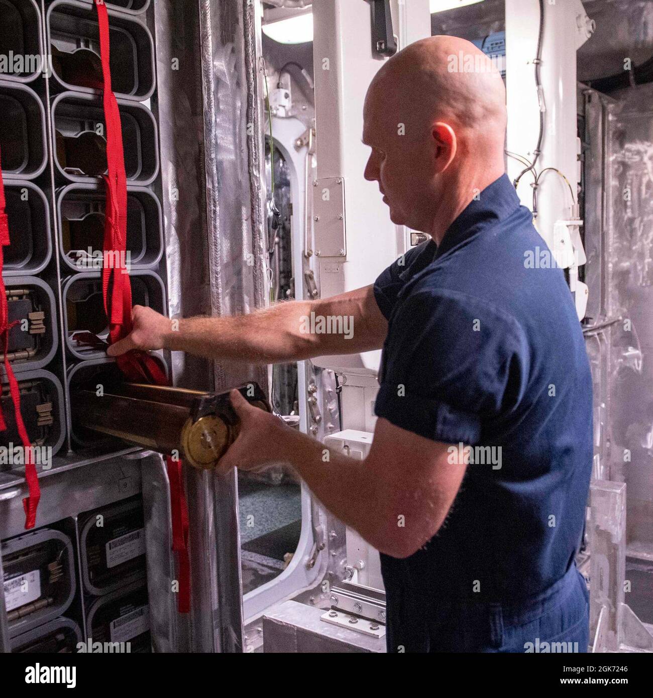 210820-N-WU807-1031 PHILIPPINE SEA (Aug. 20, 2021) Gunner's Mate 2nd ...