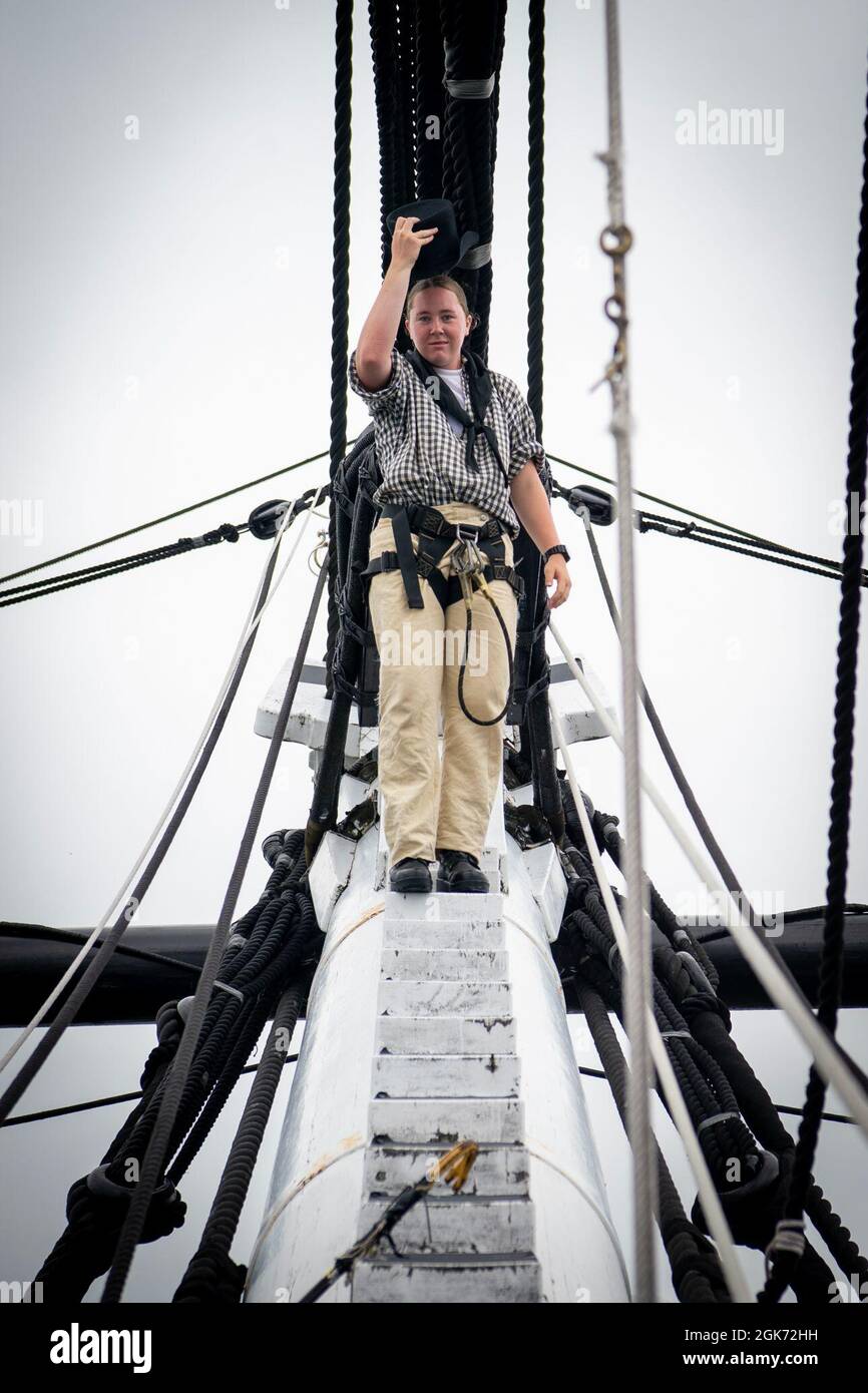 Hannah perry hi-res stock photography and images - Alamy