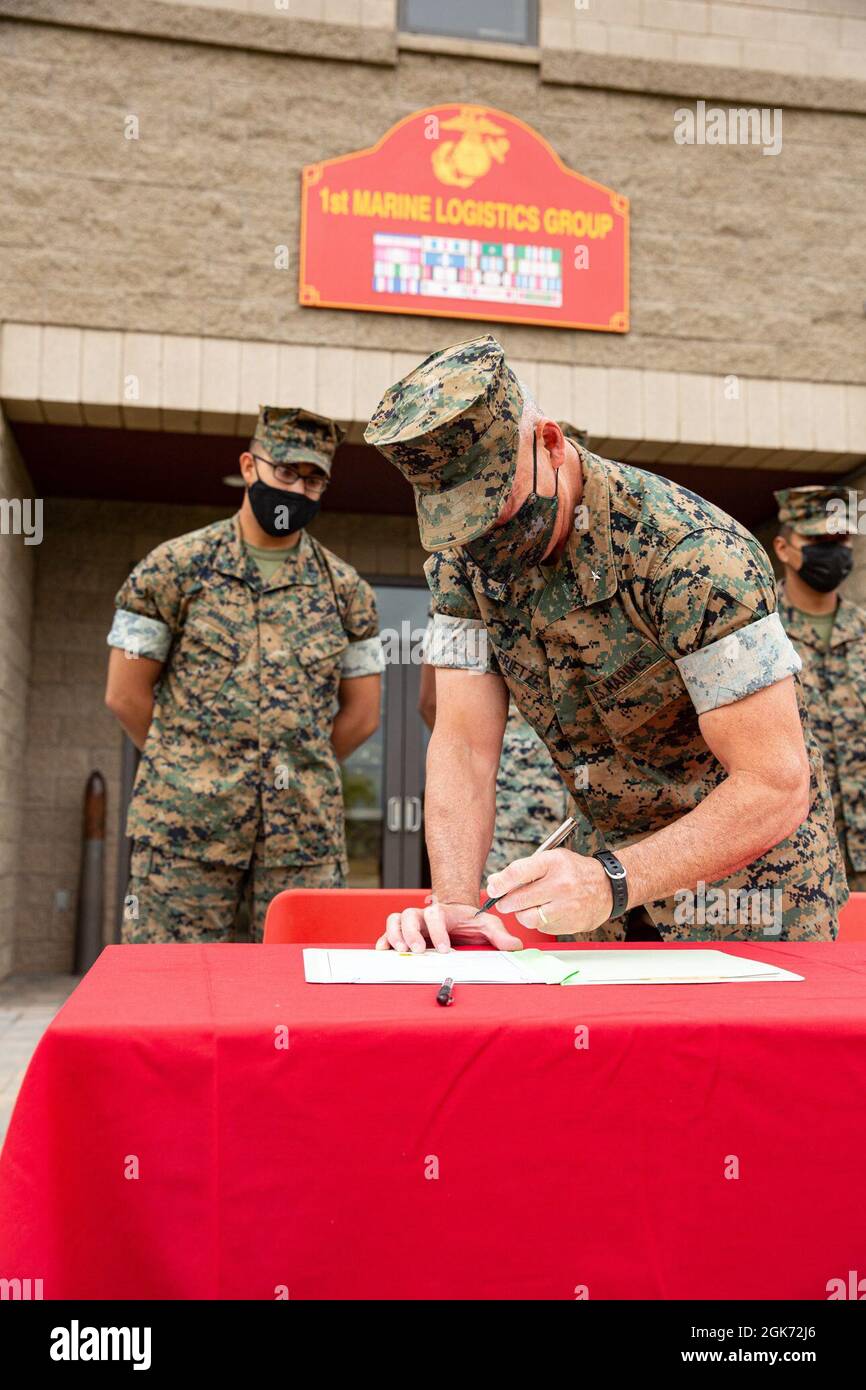 Brig. Gen. Phillip N. Frietze, Commanding General of 1st Marine ...