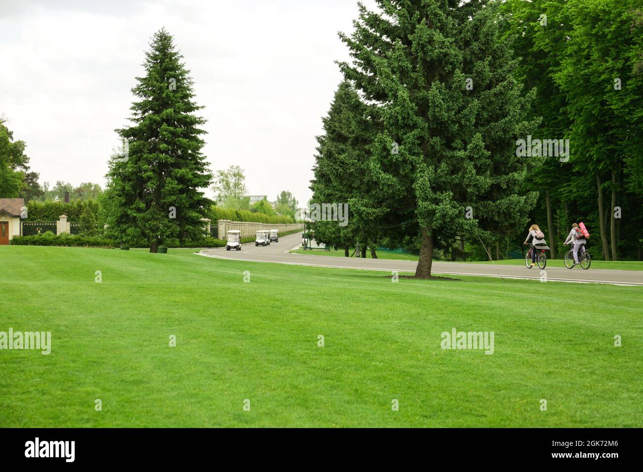 Modern golf driving range hi-res stock photography and images - Alamy