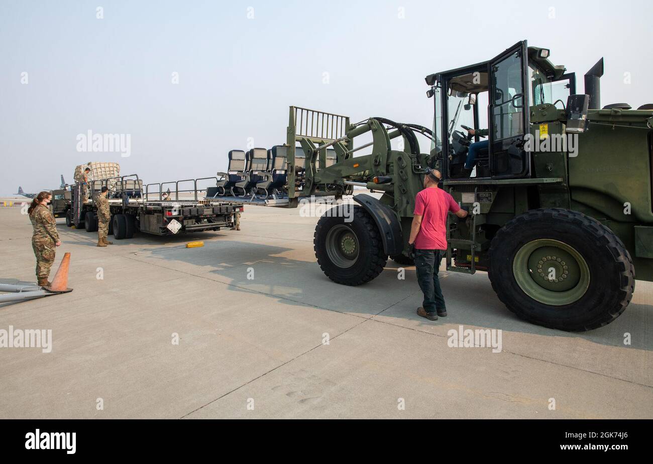 60th Aerial Port Squadron and 82nd Aerial Port Squadron personnel load ...