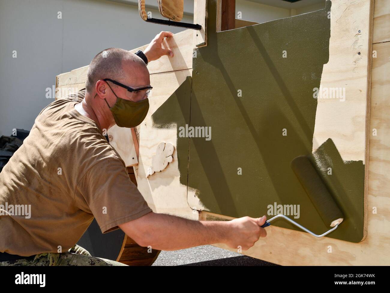 210820-N-PG340-1007 OKINAWA, Japan (August 20, 2021) Steelworker ...