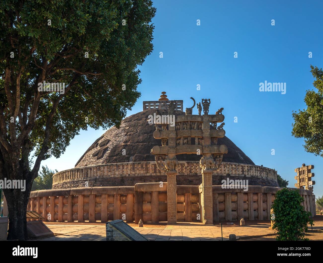 Sanchi Stupa is a Buddhist complex, famous for its Great Stupa, on a ...