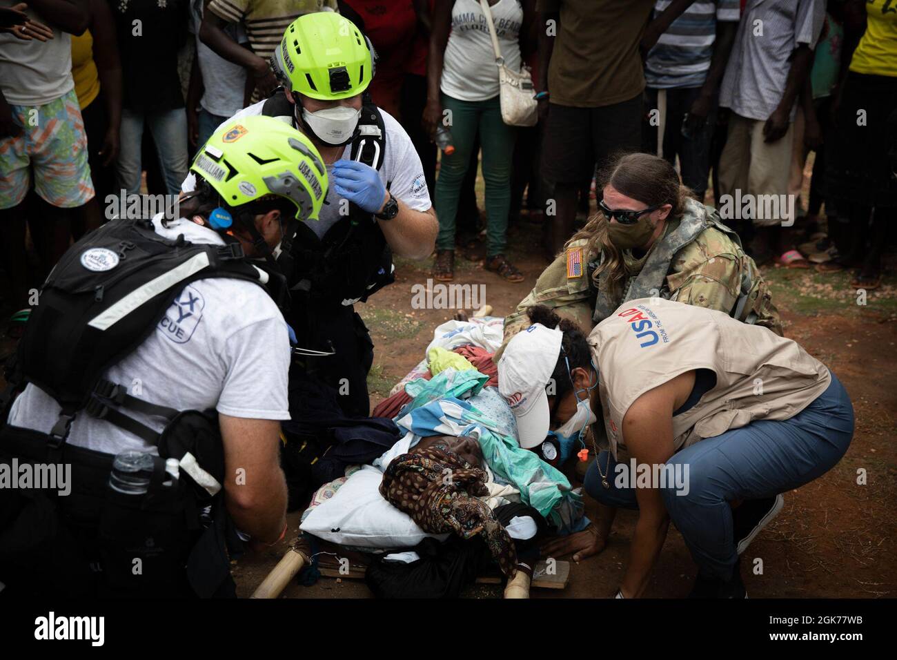 Community disaster relief team hi-res stock photography and images - Alamy