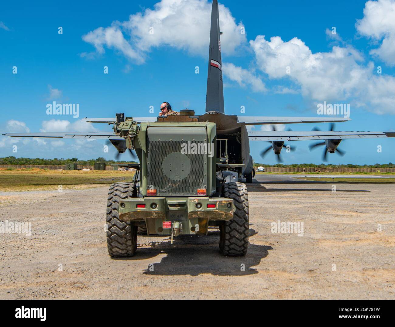 C 130 cargo loading hi-res stock photography and images - Alamy