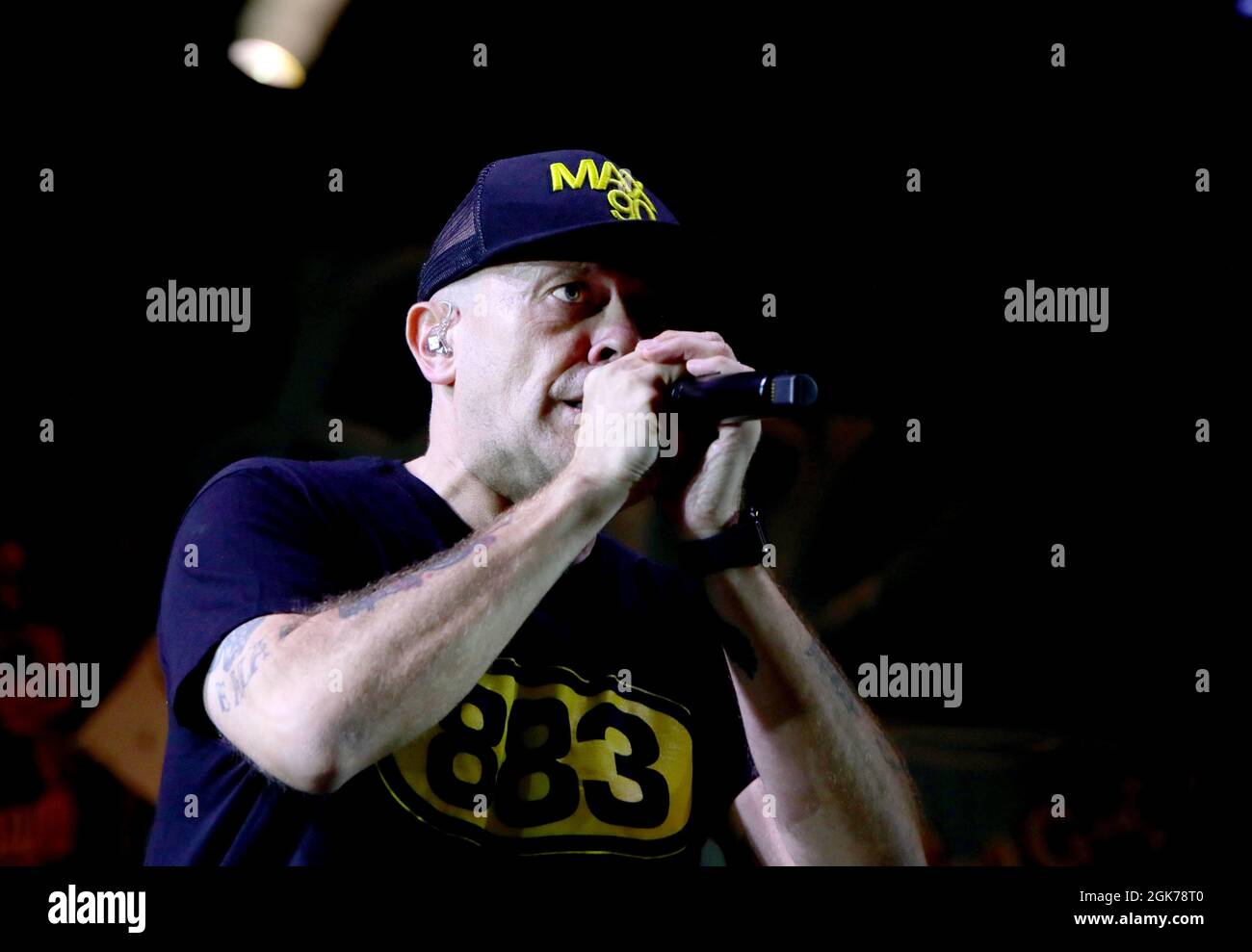 Max pezzali hi-res stock photography and images - Alamy