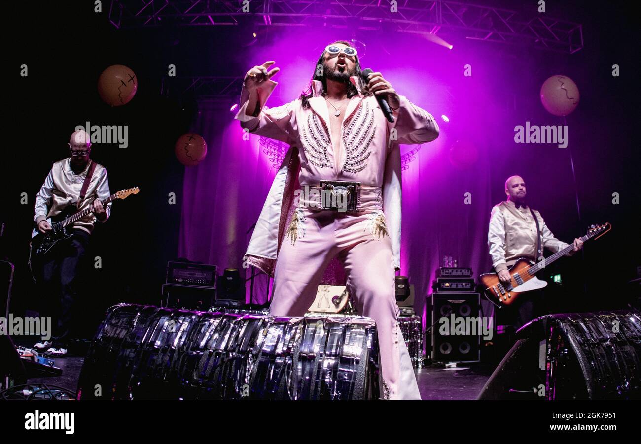 Elvana elvis fronted nirvana hi-res stock photography and images - Alamy