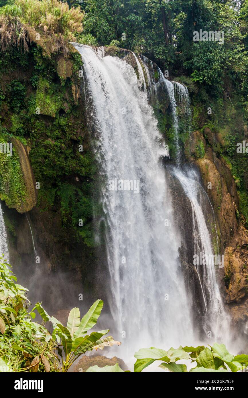 Pulhapanzak waterfall honduras hi-res stock photography and images - Alamy