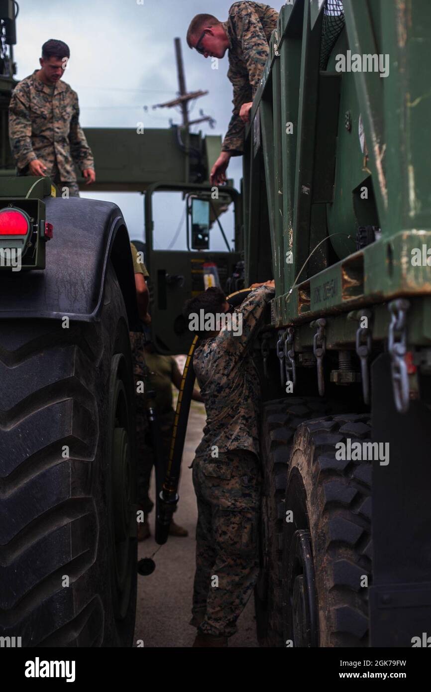 U.S. Marines 1st Transportation Support Battalion, Refuel a Kalamar ...