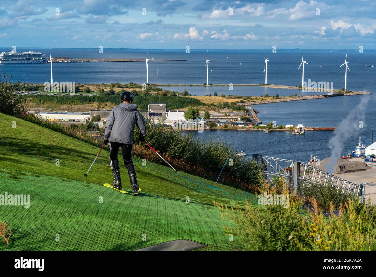 CopenHill, waste incineration plant and artificial ski slope, skiing ...