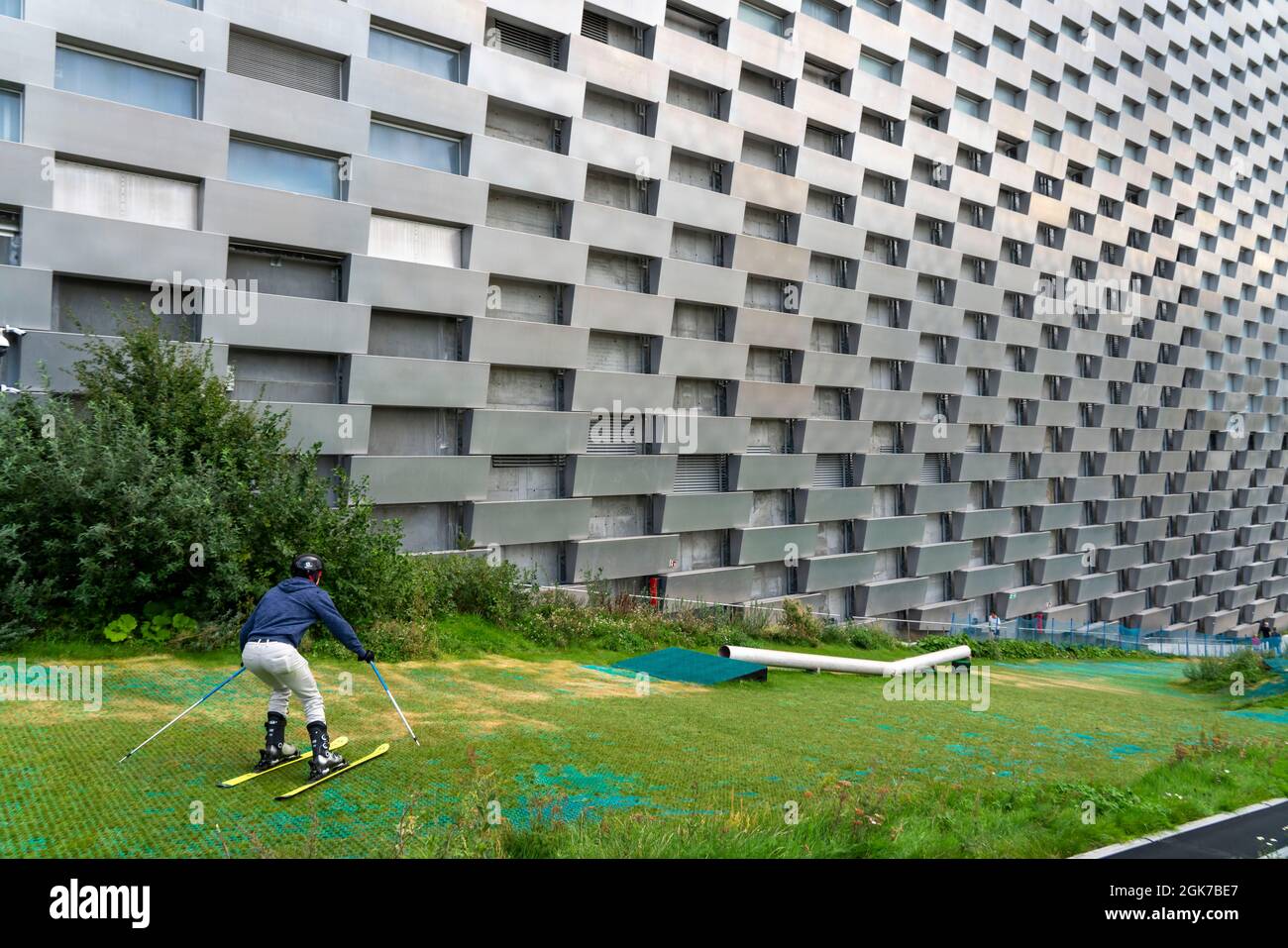 CopenHill, waste incineration plant and artificial ski slope, skiing with a view of the Øresund ...