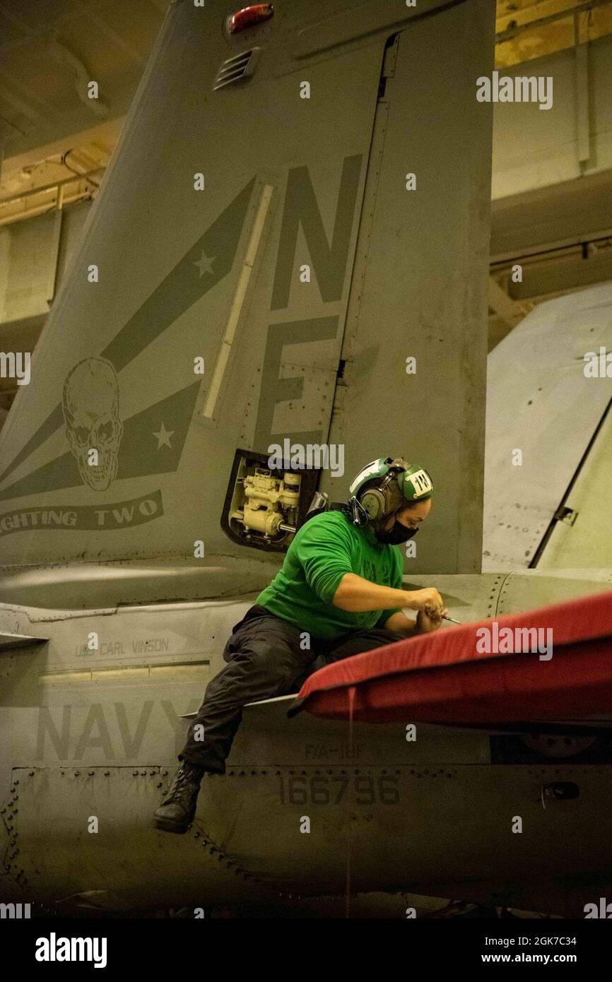 210824-N-MD461-1022 PACIFIC OCEAN (August 24, 2021) Aviation Structural ...