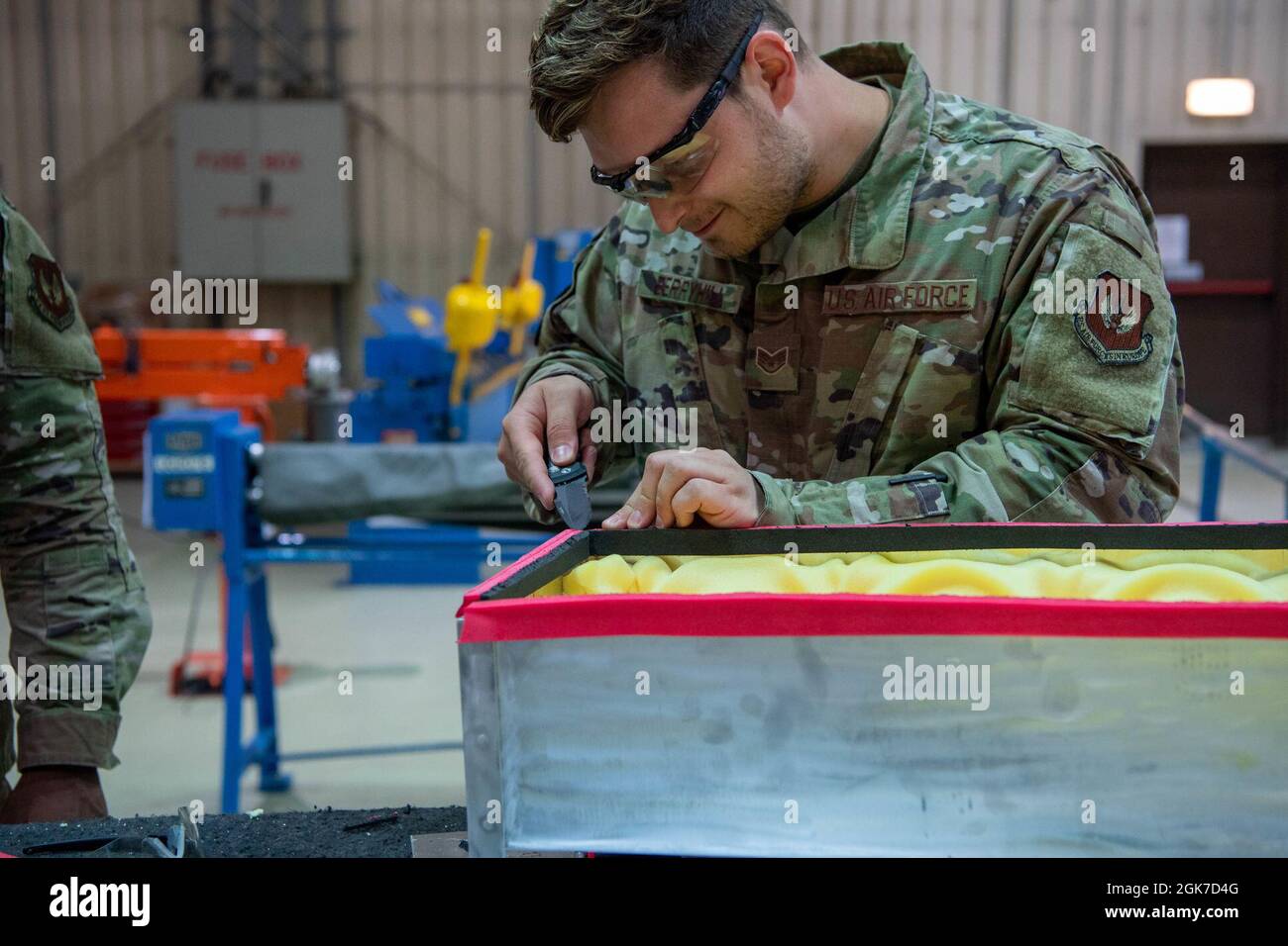 Aircraft padding hi-res stock photography and images - Alamy