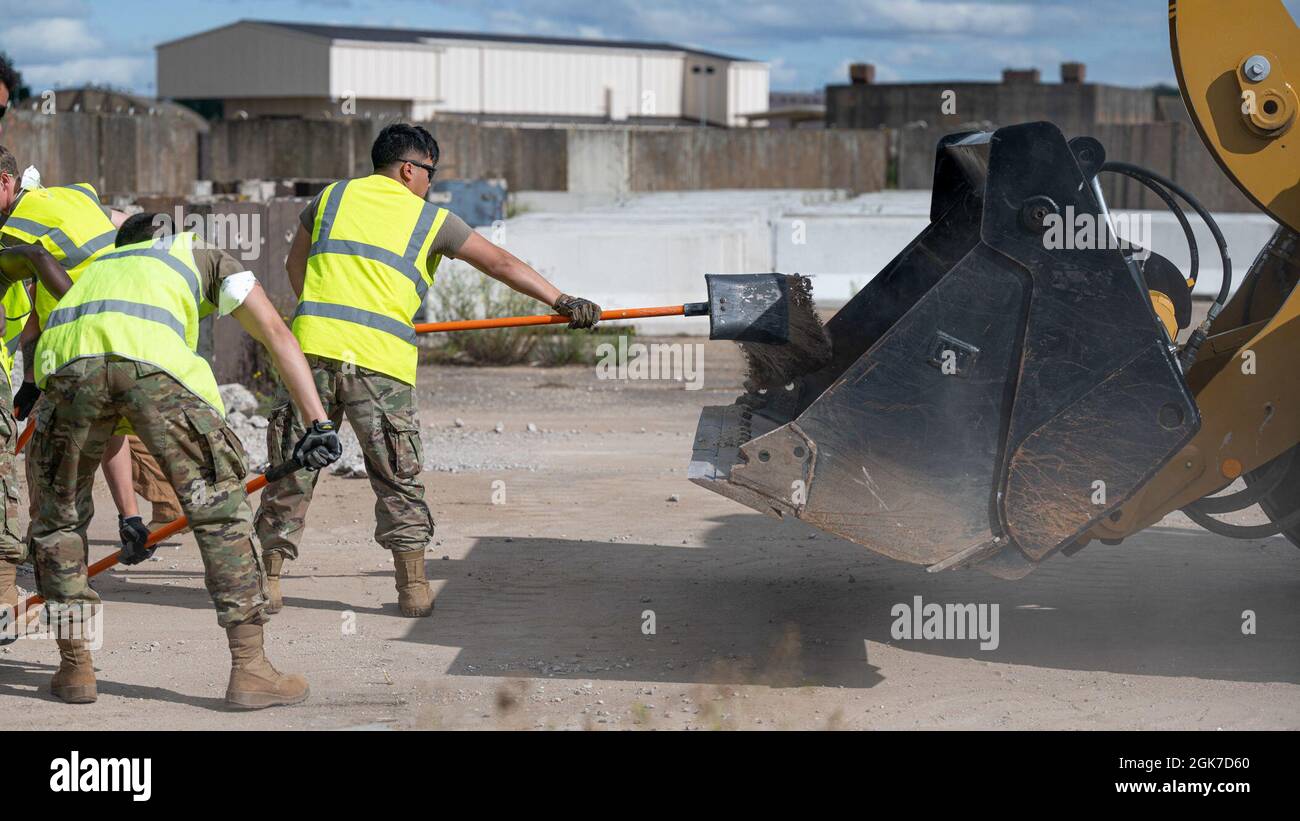 Rapid runway repair hi-res stock photography and images - Alamy