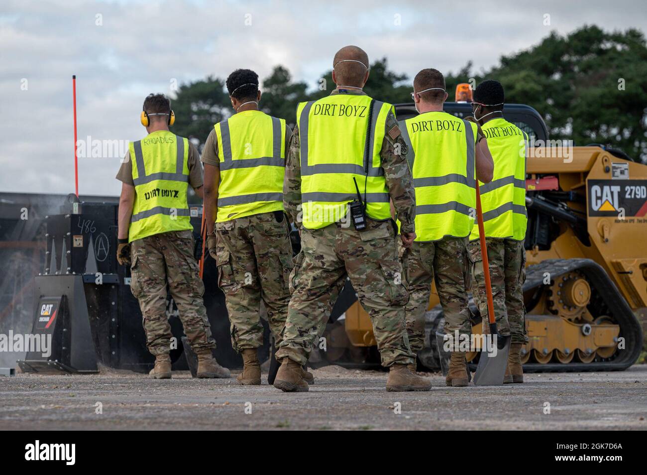 Rapid runway repair hi-res stock photography and images - Alamy