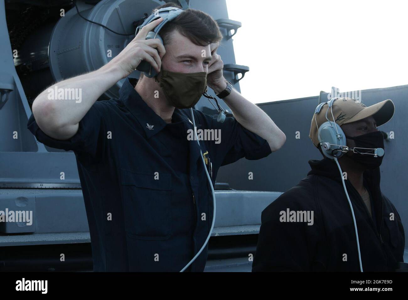 210825-N-VJ326-1005 PACIFIC OCEAN (Aug. 25, 2021) Operations Specialist ...