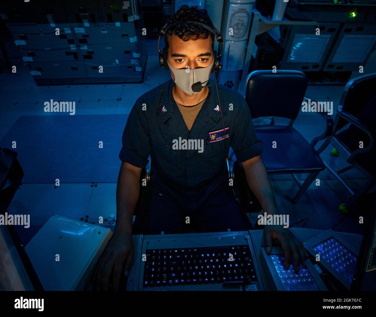 PHILIPPINE SEA (Aug. 25, 2021) Operations Specialist 3rd Class Gabriel ...