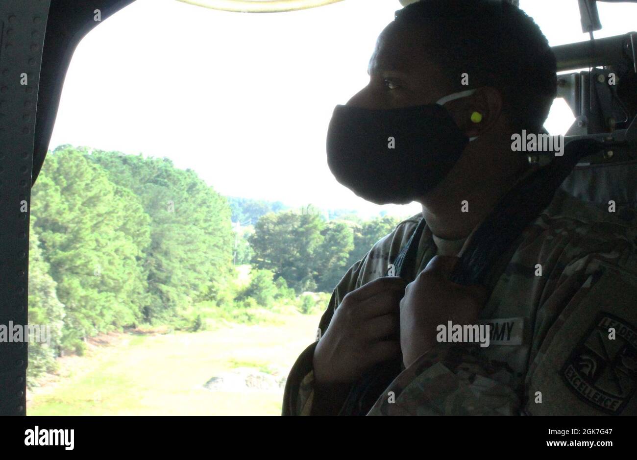 North Carolina National Guard Soldiers assigned to Charlie Company, 1st ...