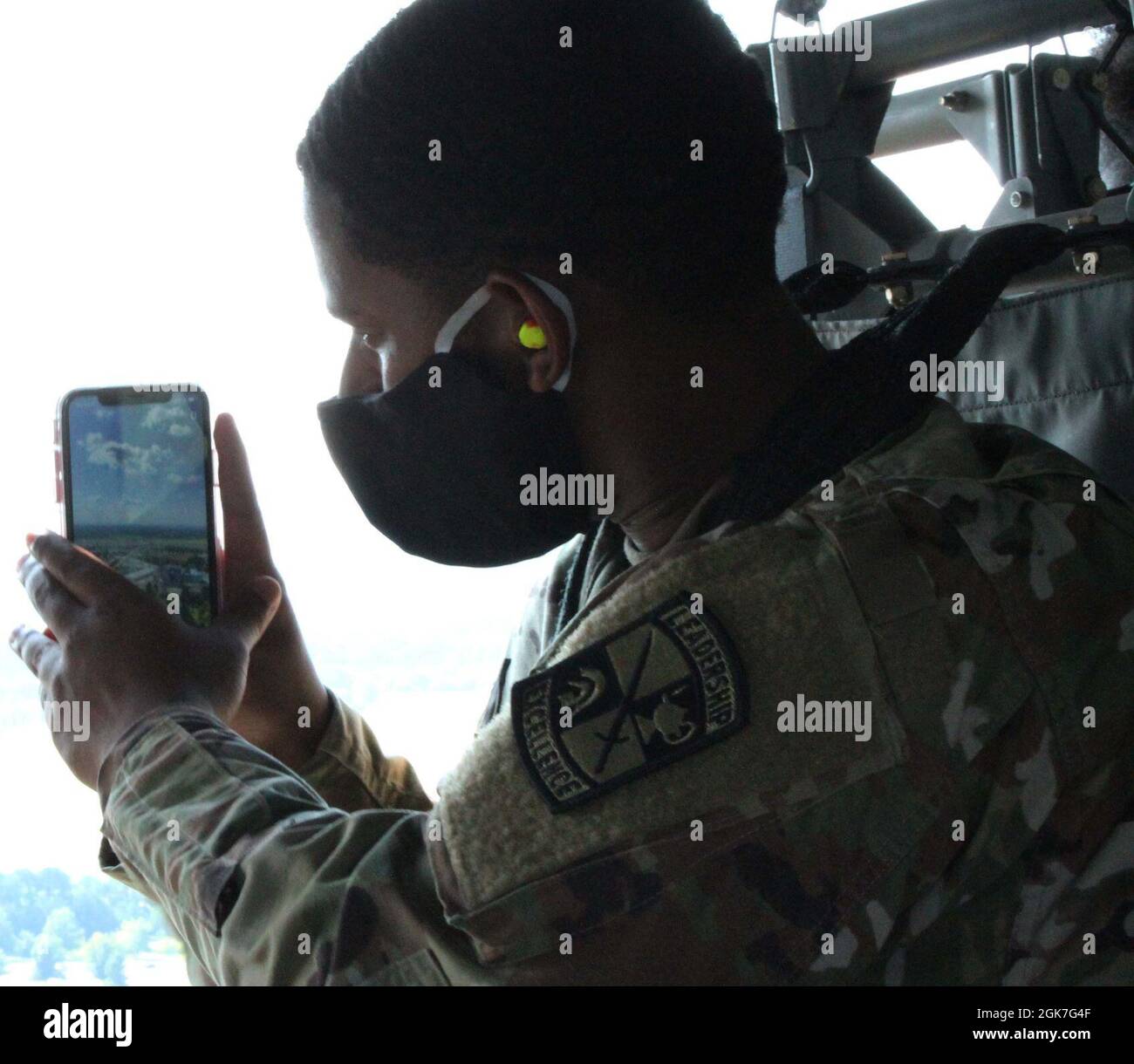North Carolina National Guard Soldiers assigned to Charlie Company, 1st ...