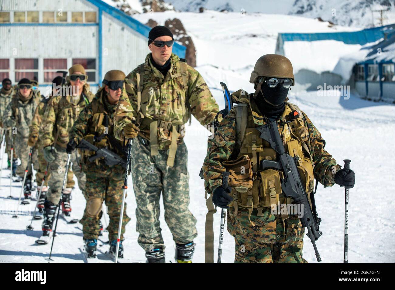 10th mountain division skis hi-res stock photography and images - Alamy