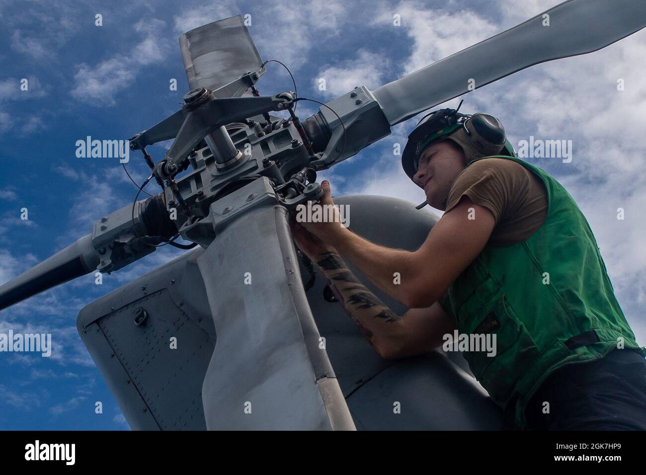 210826-N-LP924-1063 SOUTH CHINA SEA (Aug. 26, 2021) Aviation Structural ...