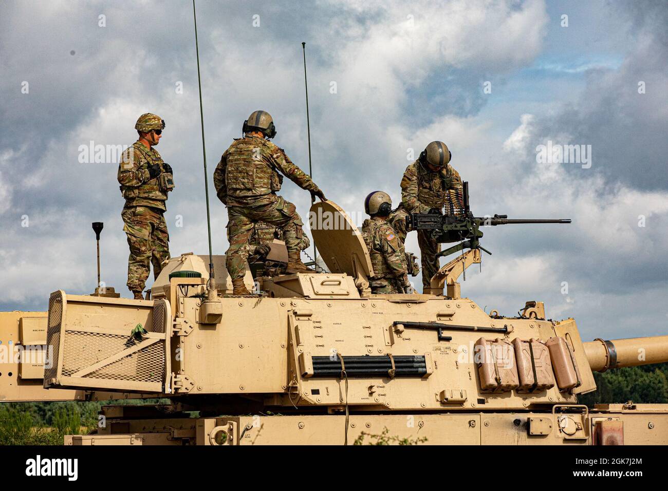 Soldiers with 1st Battalion, 5th Field Artillery Regiment, 1st Infantry ...