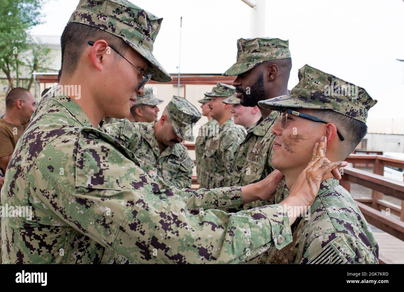U s navy engineman 2nd class hi-res stock photography and images - Alamy