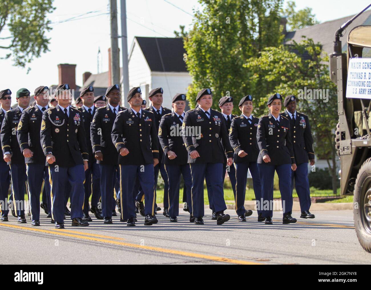 Soldiers from Fort Knox participate in the heartland homecoming parade ...