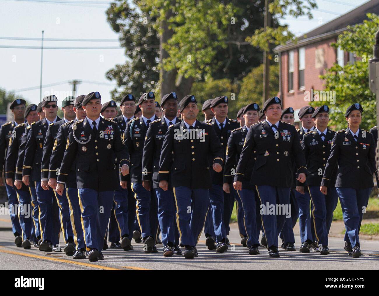Soldiers from Fort Knox participates in the heartland homecoming parade ...